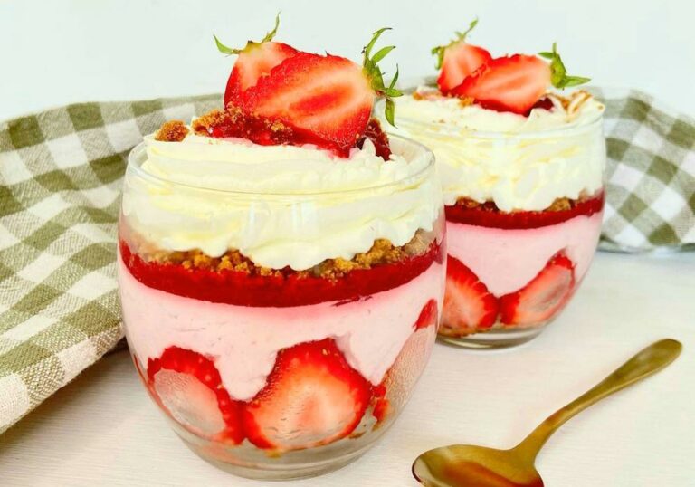 Recette : Verrines aux fruits rouges, crème chantilly et spéculoos ...